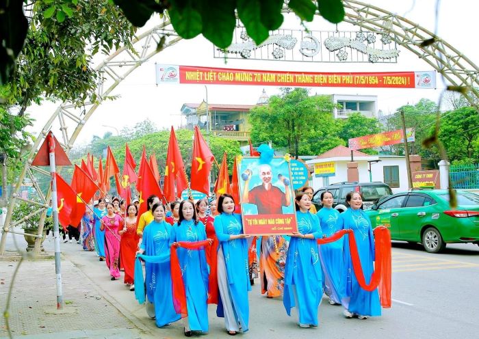 Phụ nữ sôi nổi kỷ niệm 70 năm Chiến thắng Điện Biên Phủ - Cổng Thông Tin Hội Liên hiệp Phụ nữ ...